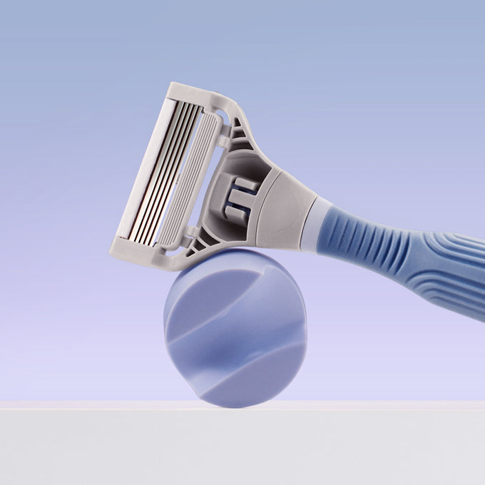 The Complete Pubic Razor Set for a Smooth Shave | Flamingo